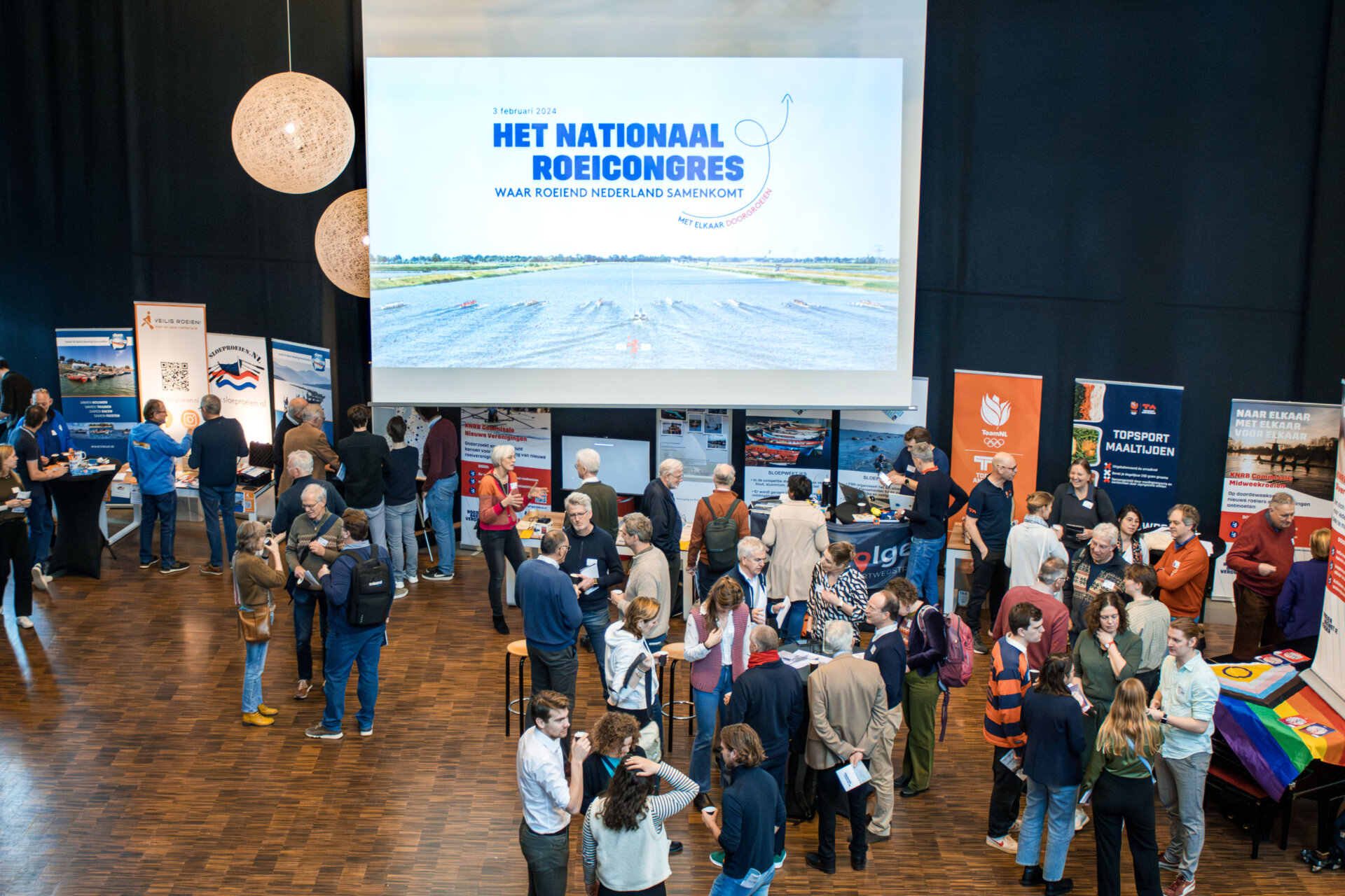 Inspirerend Nationaal Roeicongres 2024: ‘Met elkaar doorgroeien’ | KNRB